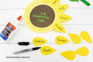 37 Fun Thanksgiving Crafts for Kids to Make | Pretty Sweet Printables