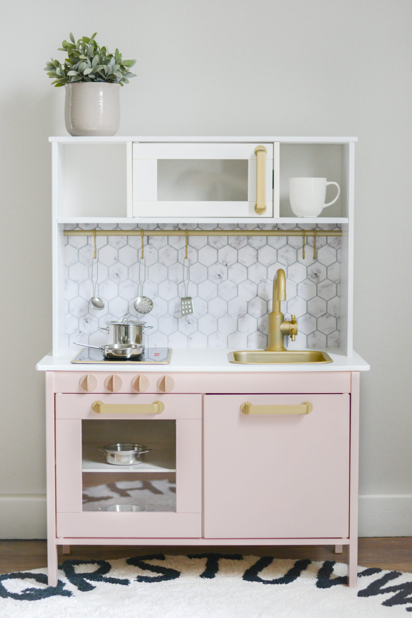 25 Easy IKEA Play Kitchen Hacks For A Stunning Makeover | Pretty Sweet Printables