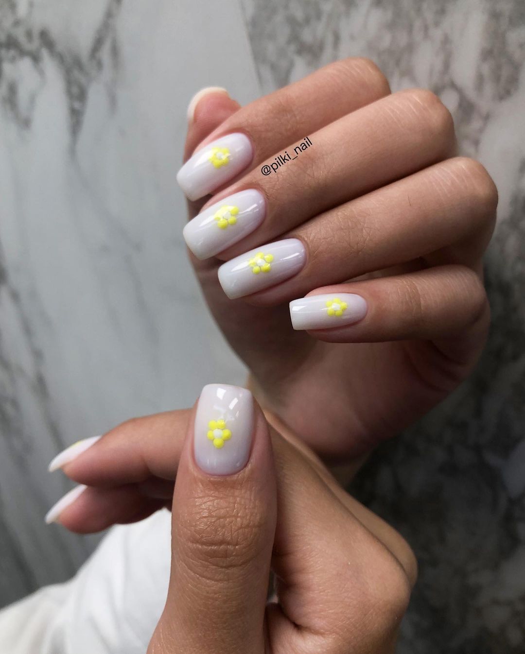 45+ Unique Daisy Nail Art Ideas To Make You Stand Out | Pretty Sweet ...