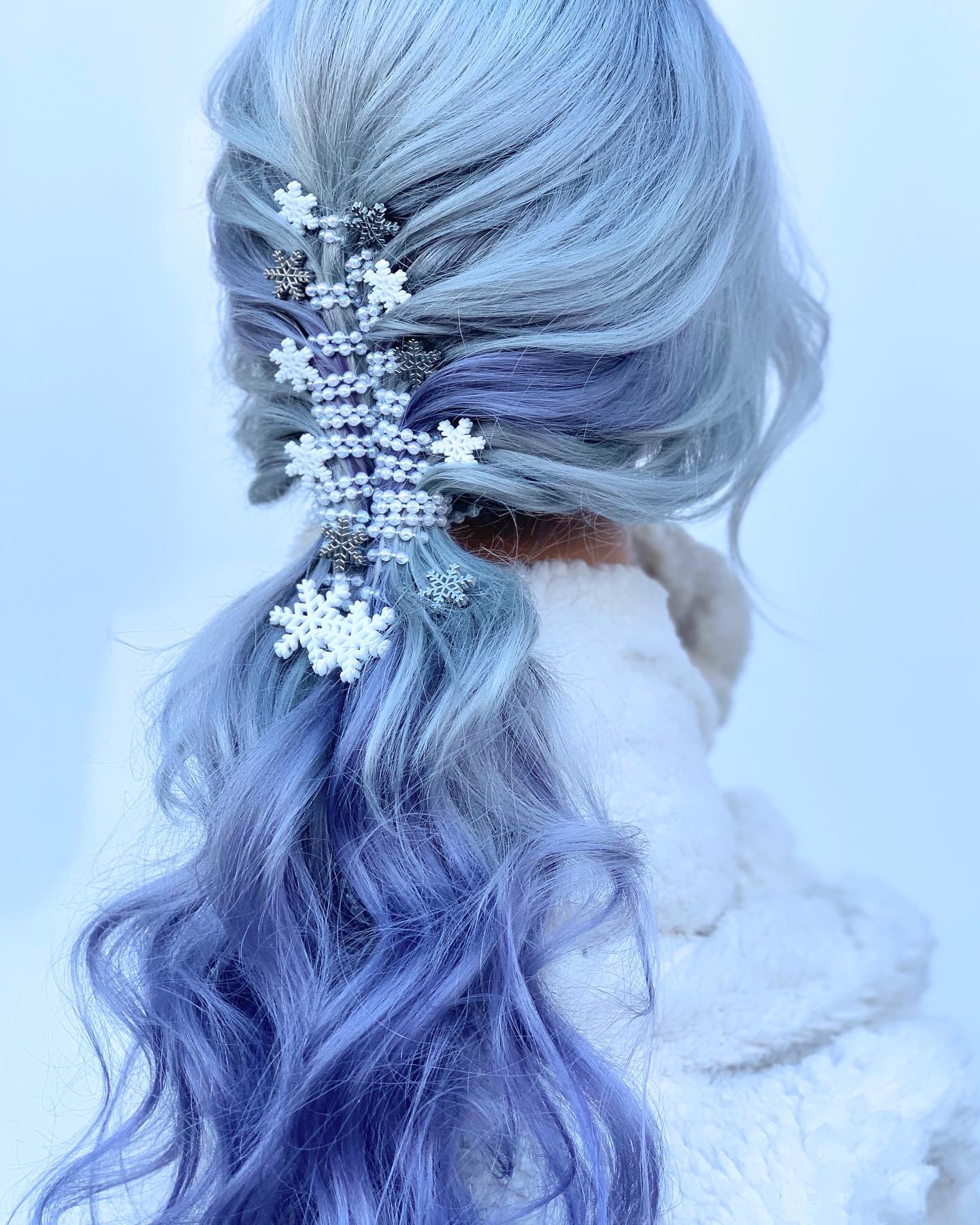 27 Festive Christmas Holiday Hairstyles to Light Up Your Season ...