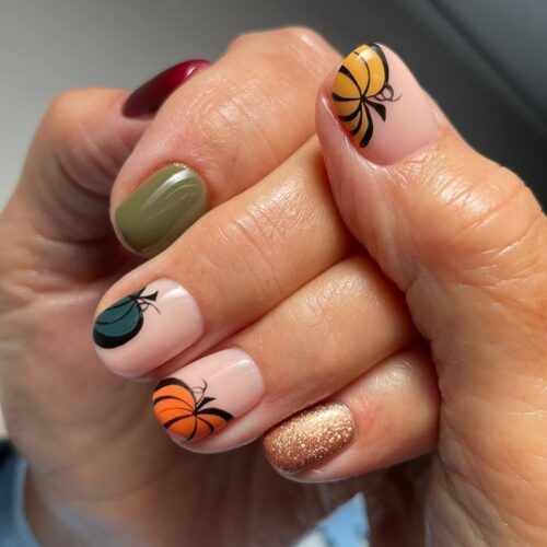 45 Festive Thanksgiving Nail Designs to Feast Your Eyes On | Pretty ...