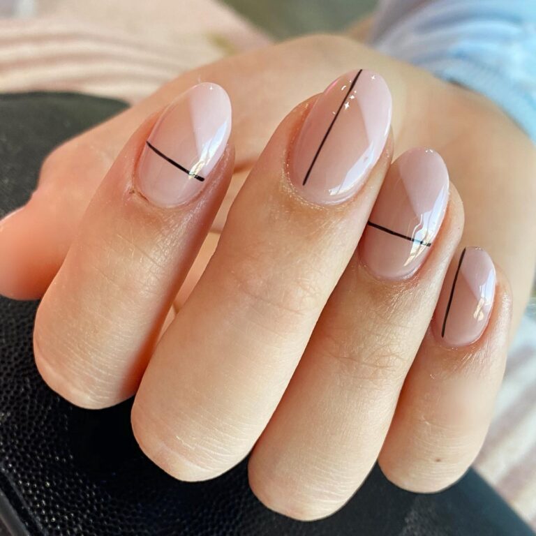 31 Minimalist Nail Designs To Help You Embrace Simplicity | Pretty ...