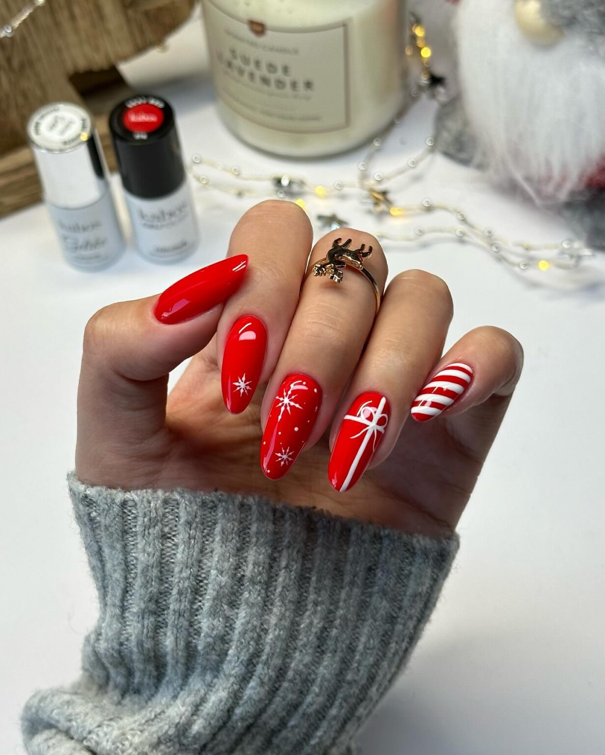 27 Stunning Red Christmas Nails That Will Make Your Holiday Sparkle ...