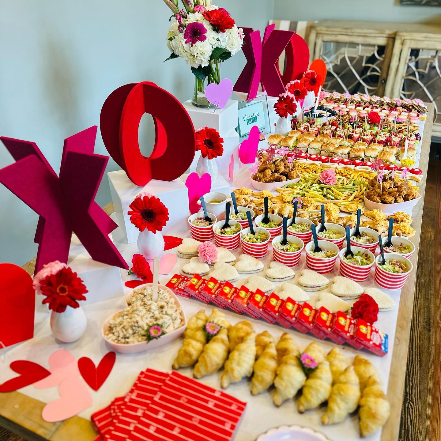 25 Stunning Grazing Table Ideas For Your Next Gathering | Pretty Sweet ...